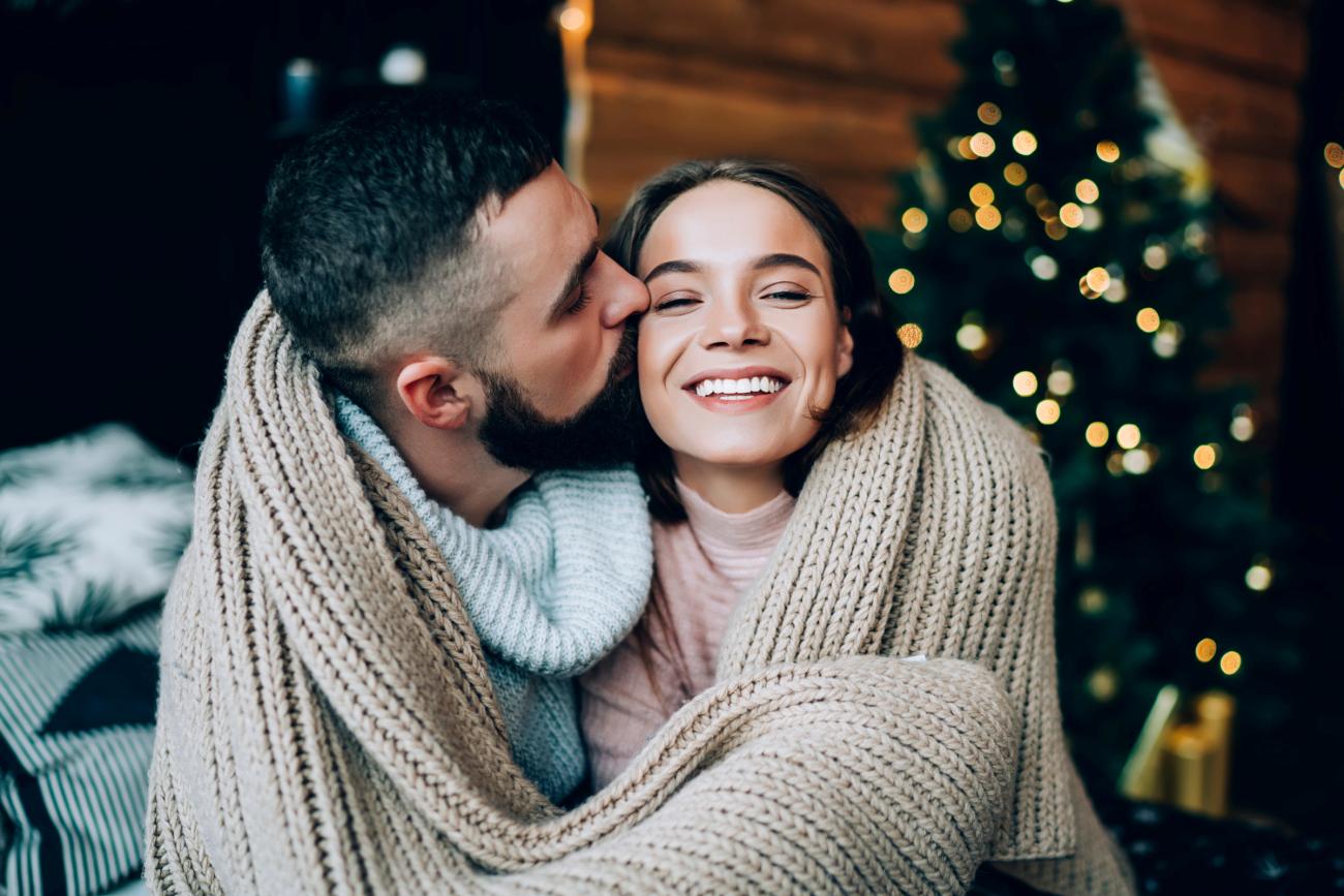Snowy Serenades: Dreamy Winter Engagement Photo Ideas | Truly Engaging